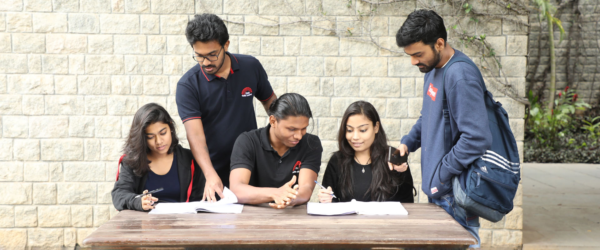 Degree-Granting Programmes and Certificate Programme | IIM Bangalore